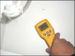 Moisture readings with contact moisture meter - Understanding Mold